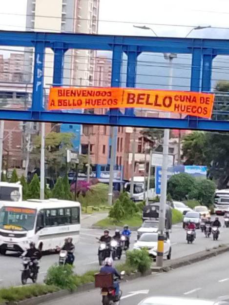 Este es el famoso hueco que hizo ruido en las calles de Bello