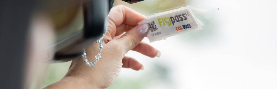 ¿Vio el letrero de Colpass? No se enrede, con su Flypass pasa